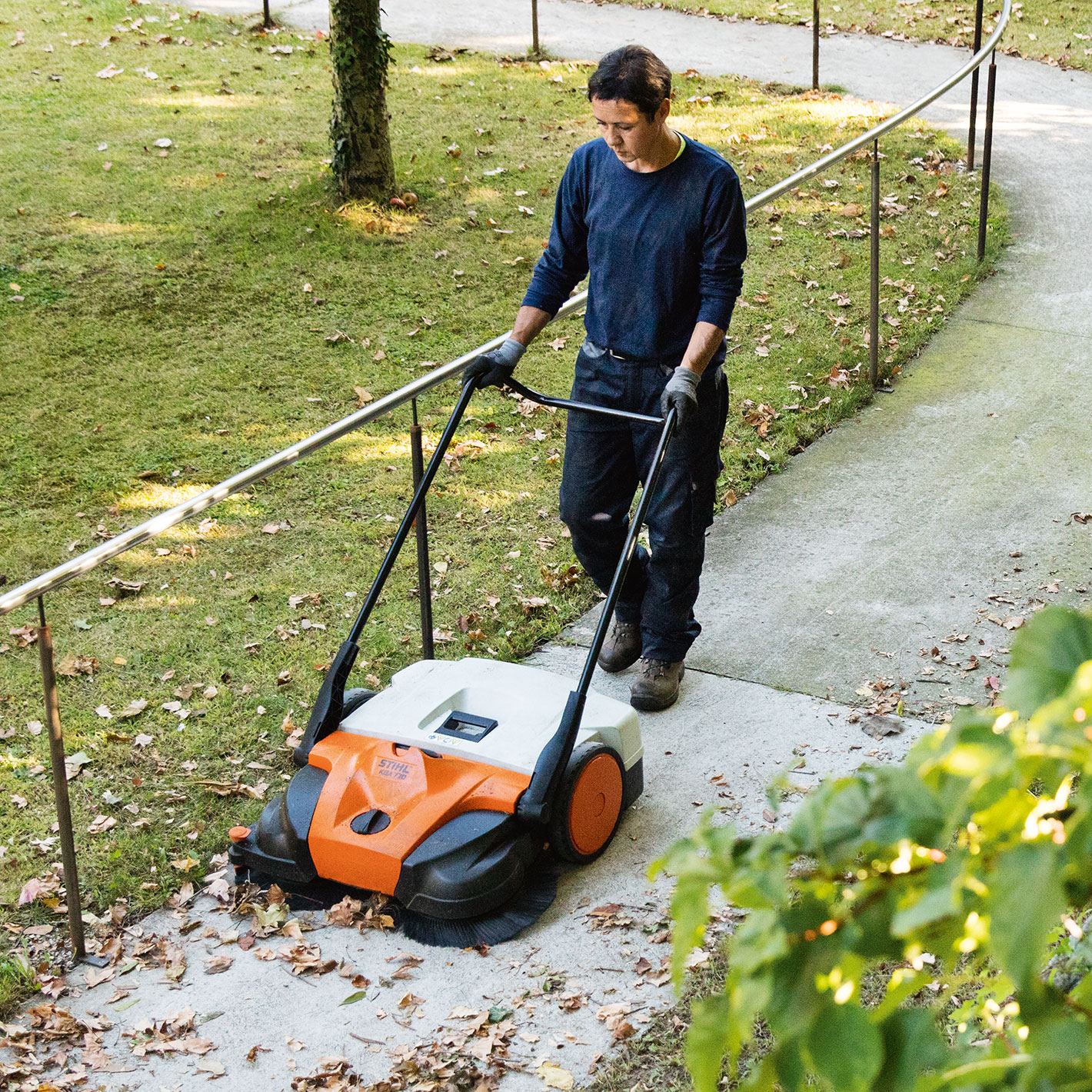 KGA 770 Akku-Kehrmaschine online kaufen | STIHL